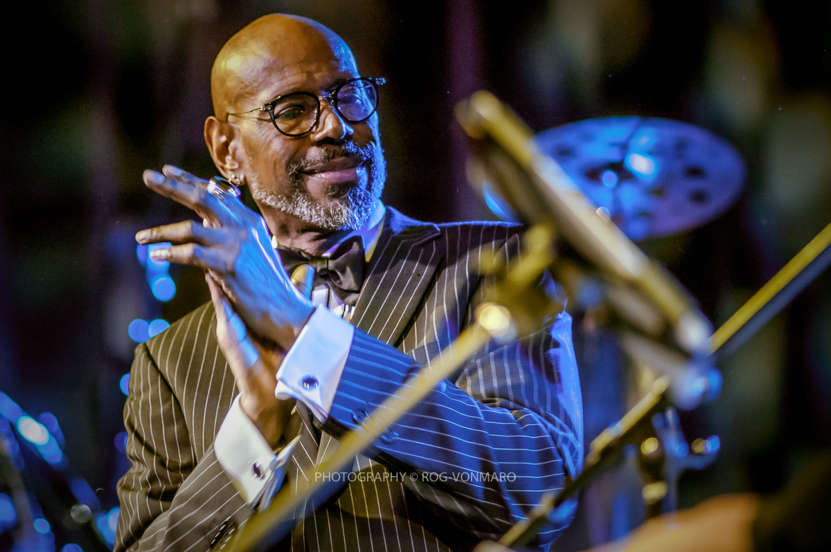Dennis LeGree begeisterte bei großer Charity Gala des Lions Club ...